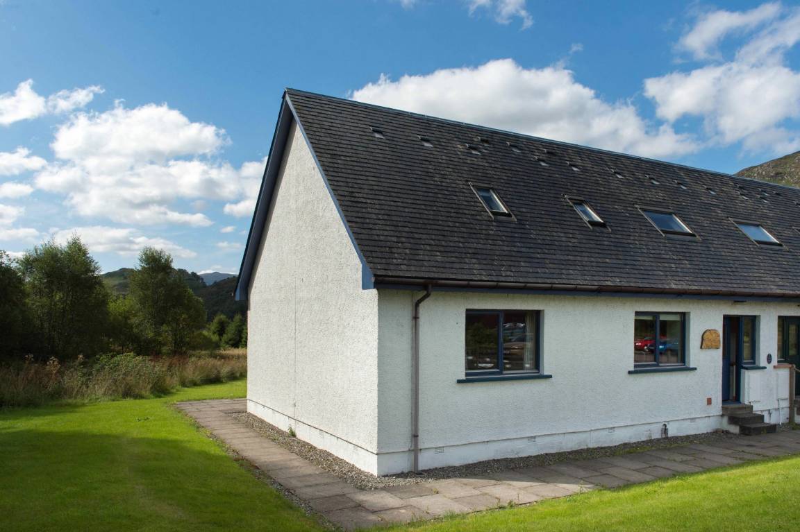 107 M² Cottage ∙ 4 Bedrooms ∙ 8 Guests - Tyndrum