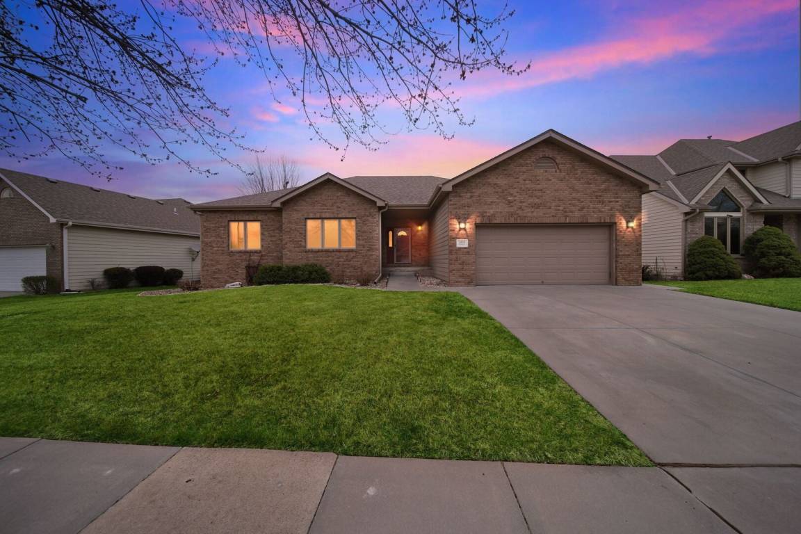 169 M² House ∙ 3 Bedrooms ∙ 8 Guests - Lincoln, NE