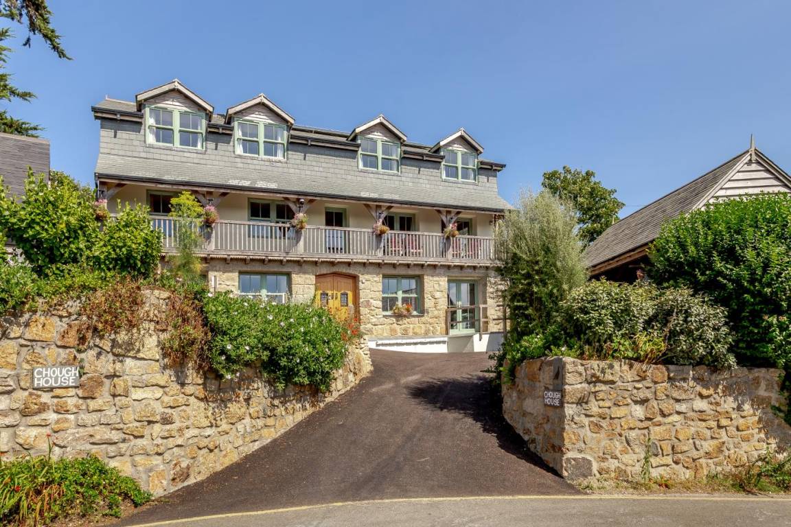 Cottage ∙ 5 Bedrooms ∙ 12 Guests - Porthcurno