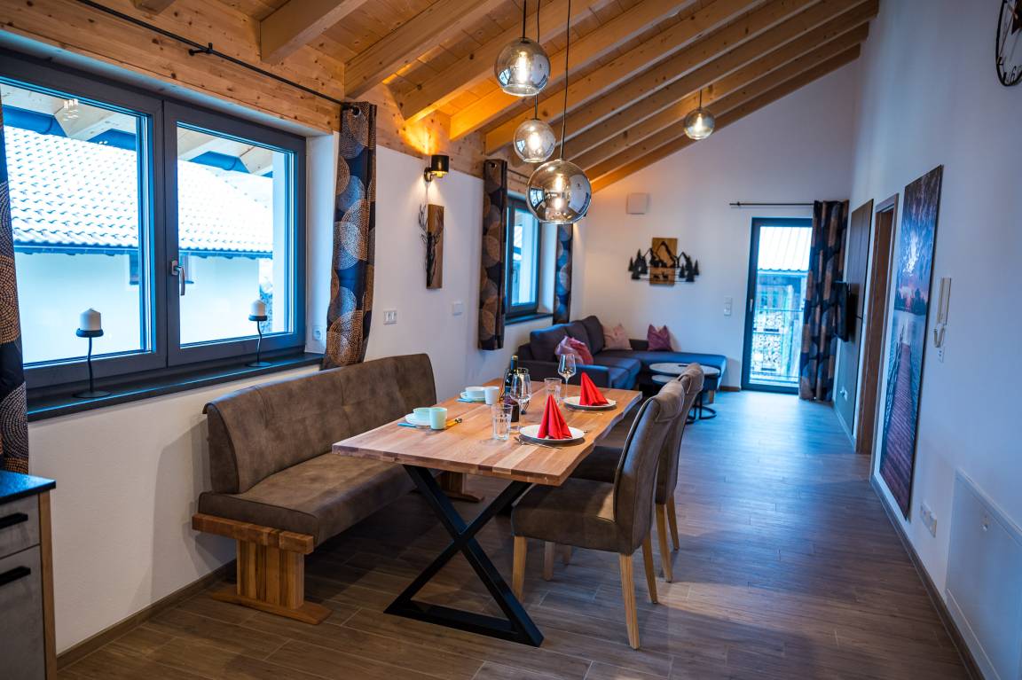 66 M² Ferienwohnung ∙ 2 Schlafzimmer ∙ 4 Gäste - Waging am See