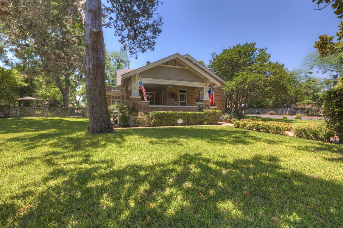House ∙ 5 Bedrooms ∙ 10 Guests - Fredericksburg, TX