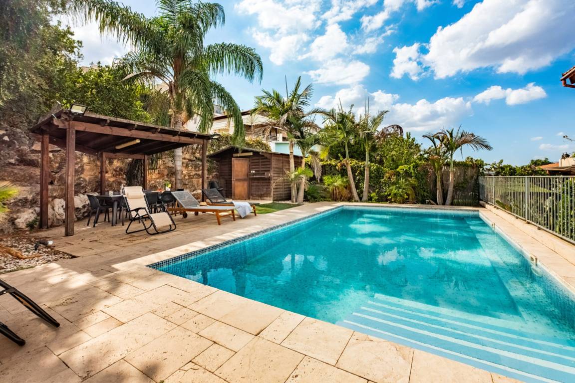 300 M² House ∙ 5 Bedrooms ∙ 23 Guests - Israel