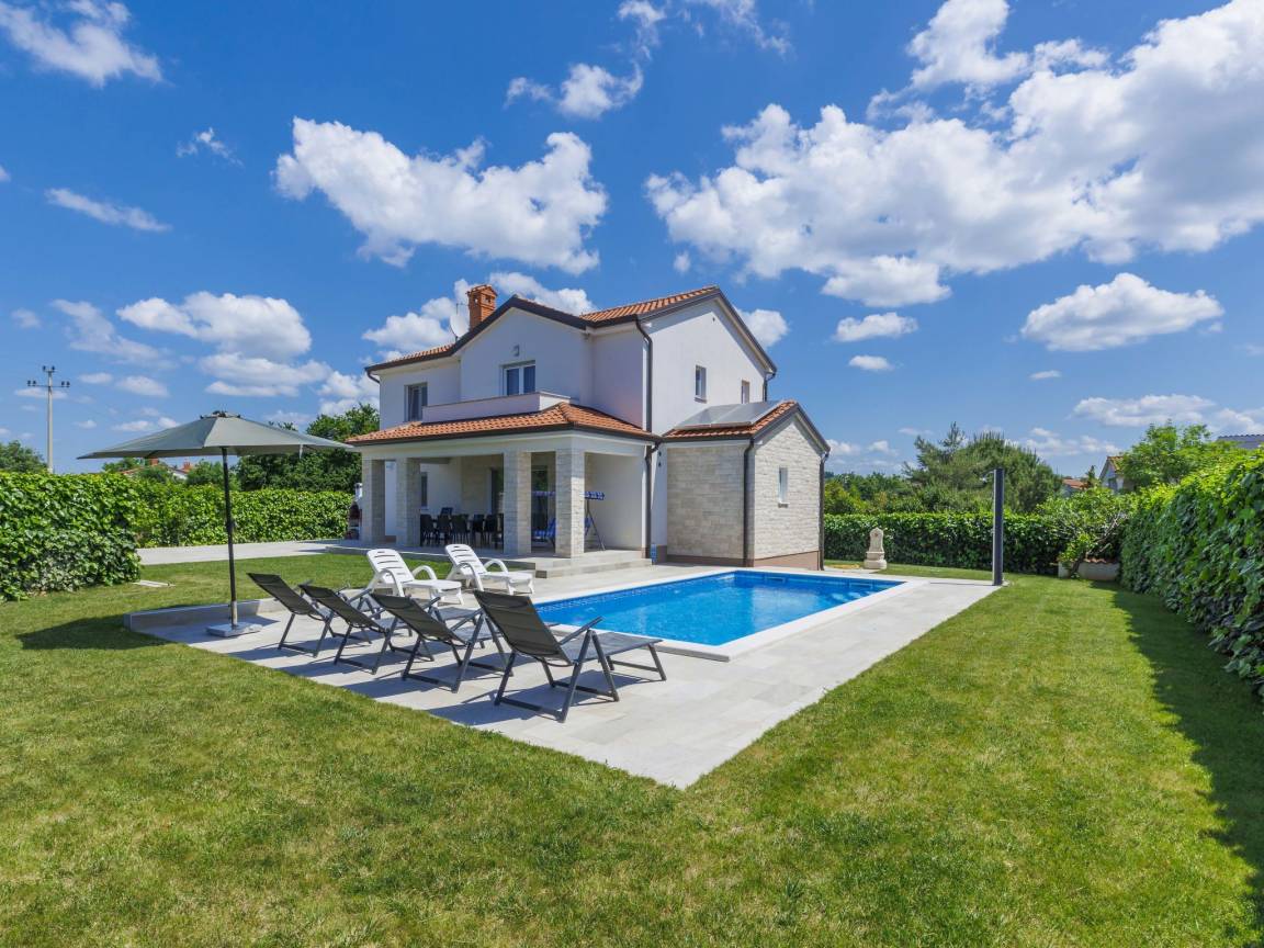 150 M² House ∙ 3 Bedrooms ∙ 6 Guests - Poreč