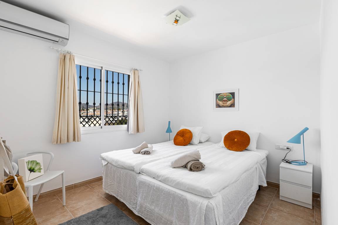80 M² Apartamento ∙ 2 Habitaciones ∙ 5 Huéspedes - Nerja