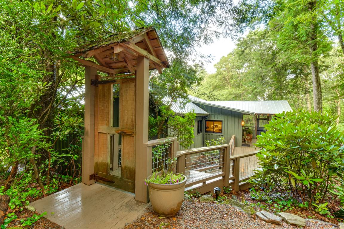 195 M² House ∙ 4 Bedrooms ∙ 9 Guests - Highlands, NC