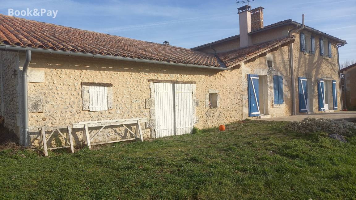 House ∙ 3 Bedrooms ∙ 6 Guests - Charente