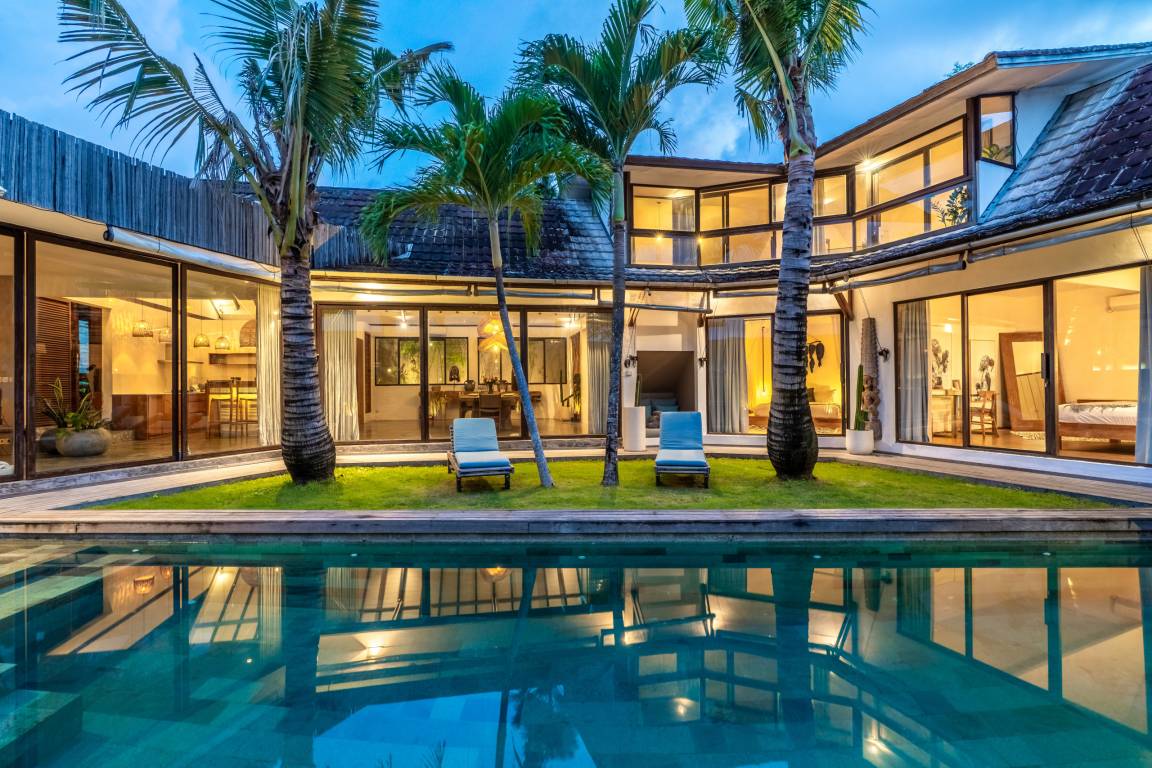 400 M² Villa ∙ 4 Chambres ∙ 8 Personnes - Canggu