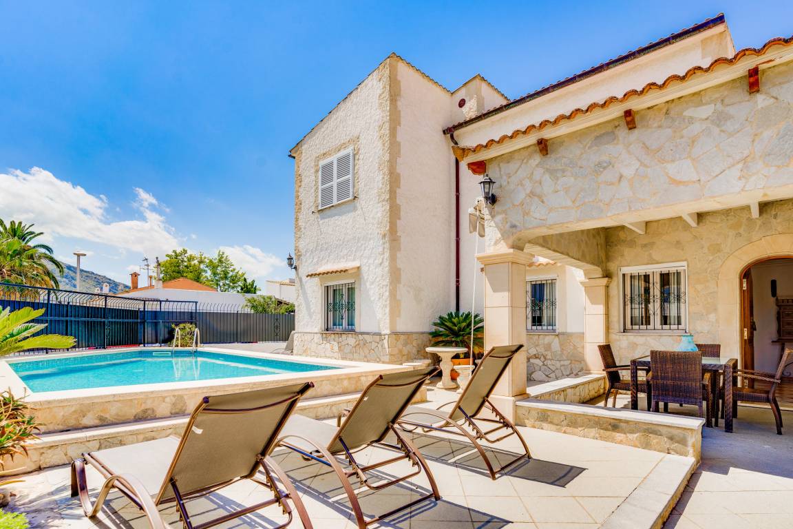 150 M² Chalet ∙ 4 Schlafzimmer ∙ 8 Gäste - Alcúdia