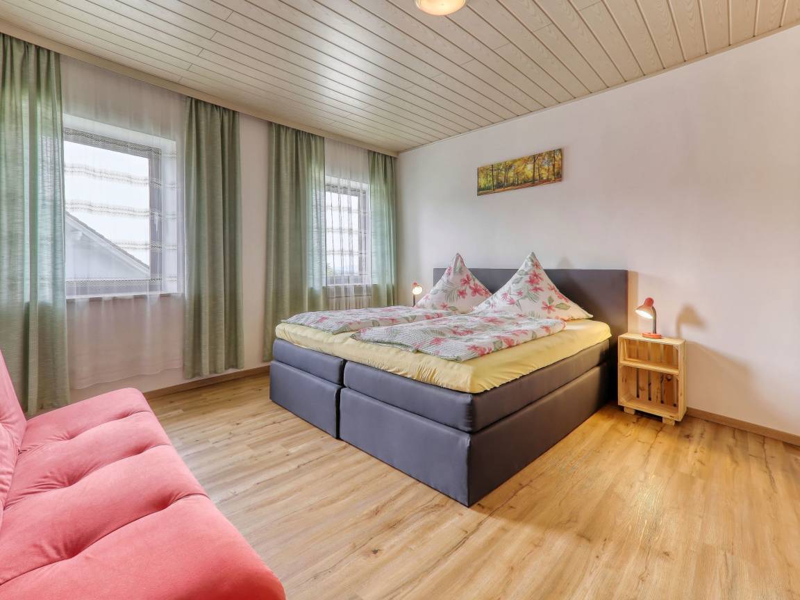 240 M² Ferienhaus ∙ 5 Schlafzimmer ∙ 12 Gäste - Grafenau
