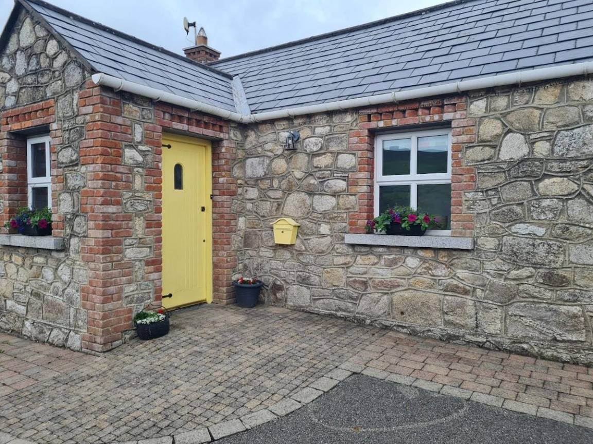 90 M² Cottage ∙ 2 Bedrooms ∙ 5 Guests - 