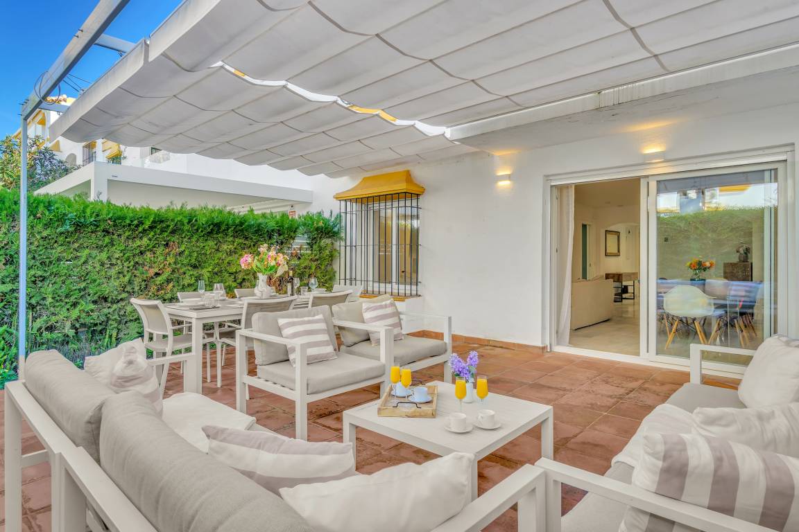 212 M² Maison De Vacances ∙ 4 Chambres ∙ 8 Personnes - Marbella
