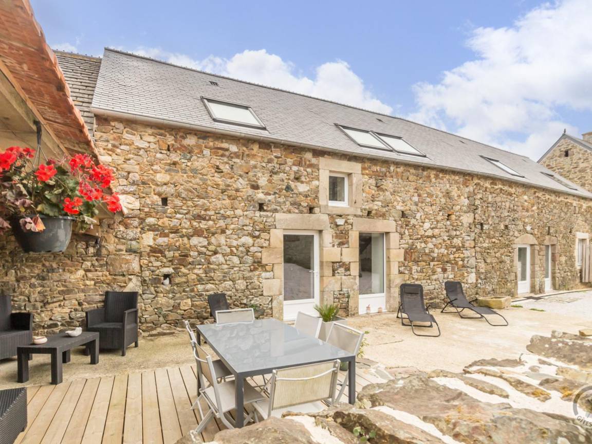143 M² Cottage ∙ 3 Bedrooms ∙ 6 Guests - Auderville