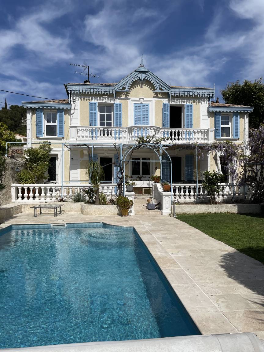 140 M² Maison De Vacances ∙ 3 Chambres ∙ 8 Personnes - Toulon