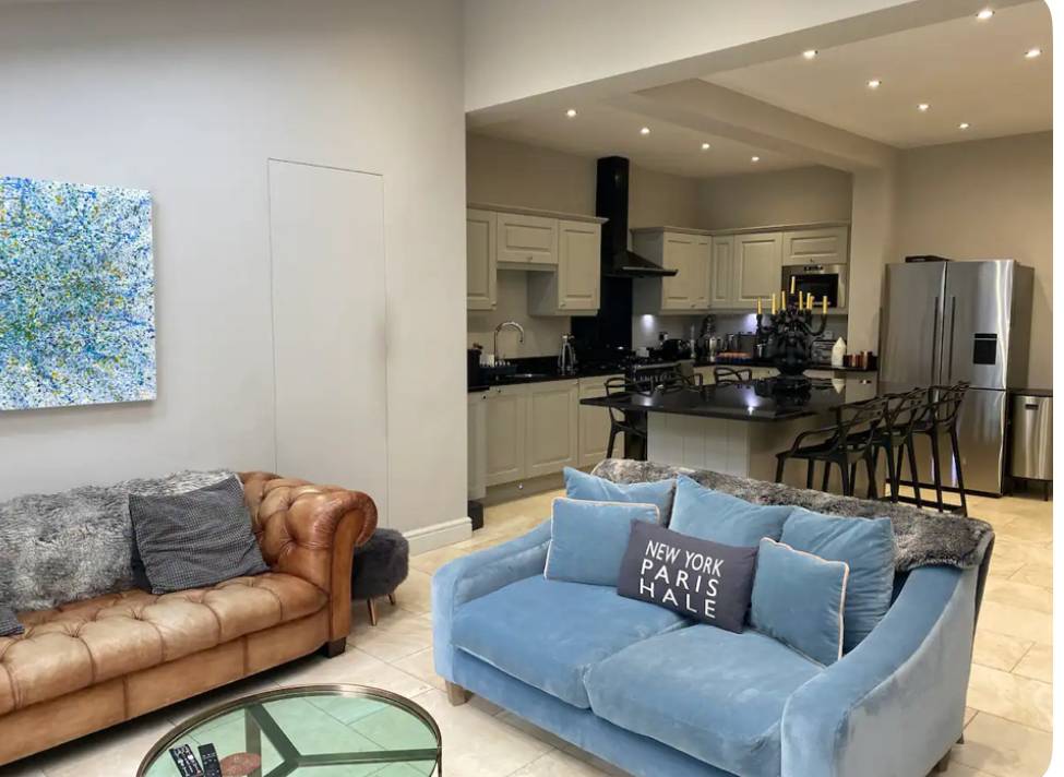 105 M² House ∙ 3 Bedrooms ∙ 6 Guests - Knutsford