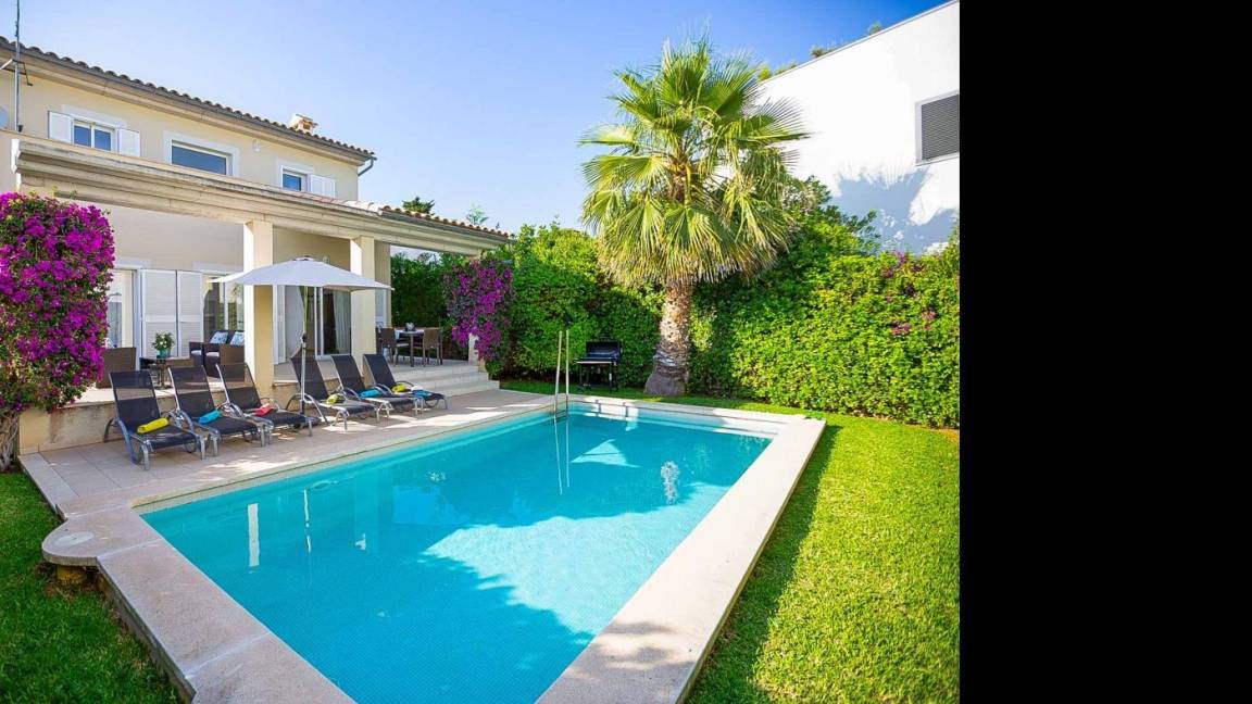 210 M² Villa ∙ 4 Bedrooms ∙ 10 Guests - Alcúdia