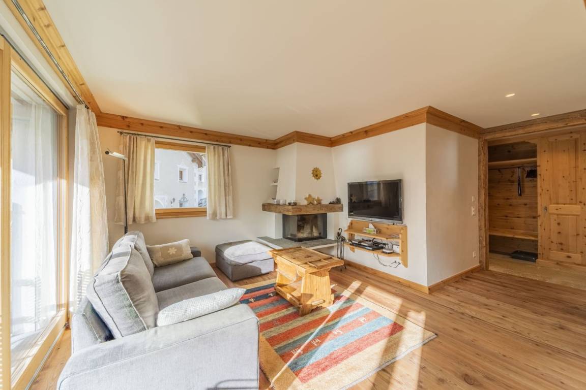 120 M² Ferienwohnung ∙ 3 Schlafzimmer ∙ 6 Gäste - Zuoz