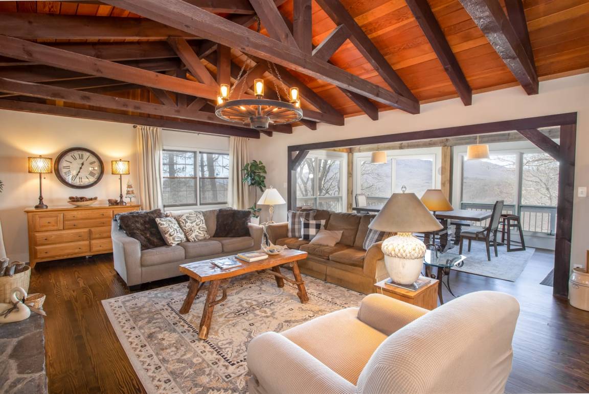 334 M² Cabin ∙ 4 Bedrooms ∙ 14 Guests - Blowing Rock, NC