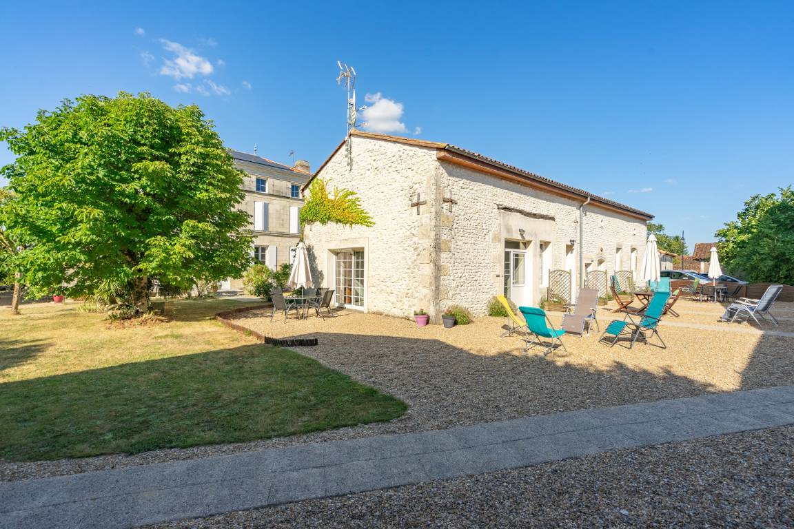 56 M² Maison De Vacances ∙ 2 Chambres ∙ 4 Personnes - Saintes
