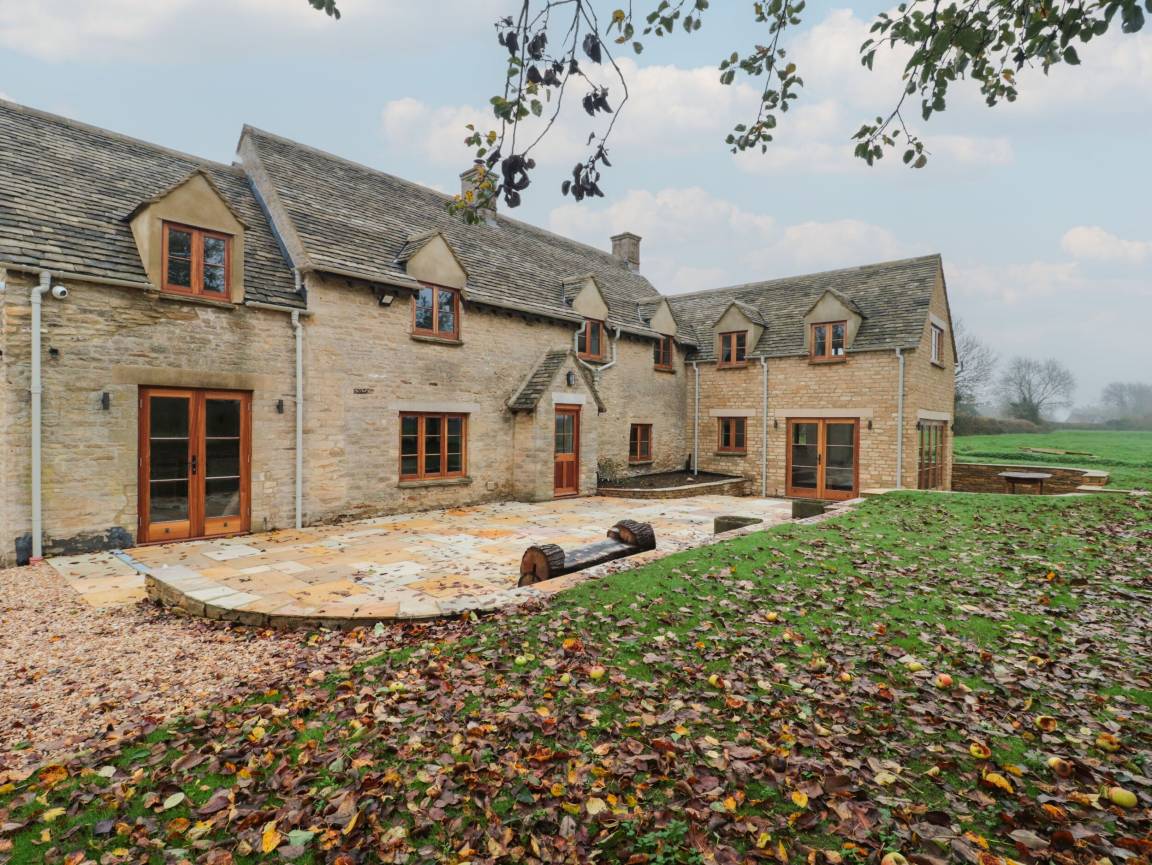 Cottage ∙ 4 Bedrooms ∙ 8 Guests - Wiltshire