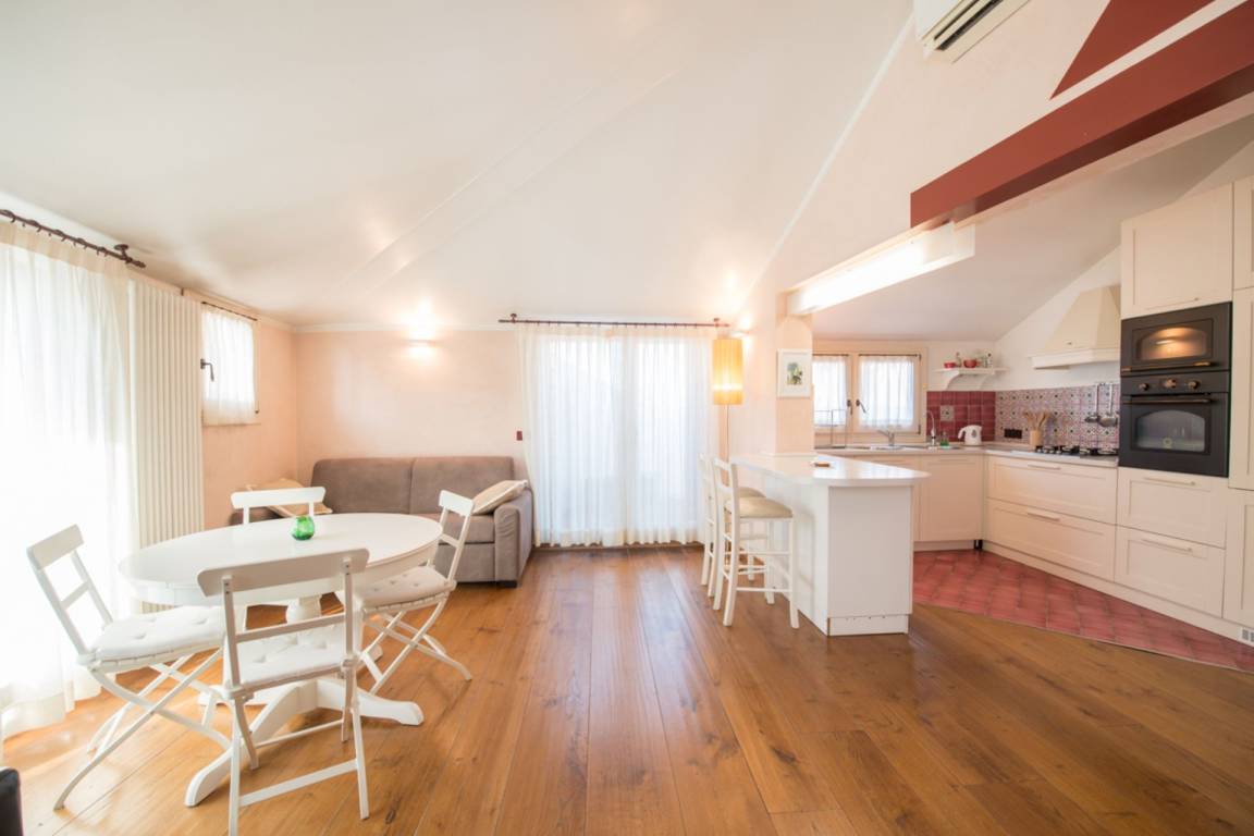 90 M² Apartment ∙ 2 Bedrooms ∙ 6 Guests - Velence, Olaszország