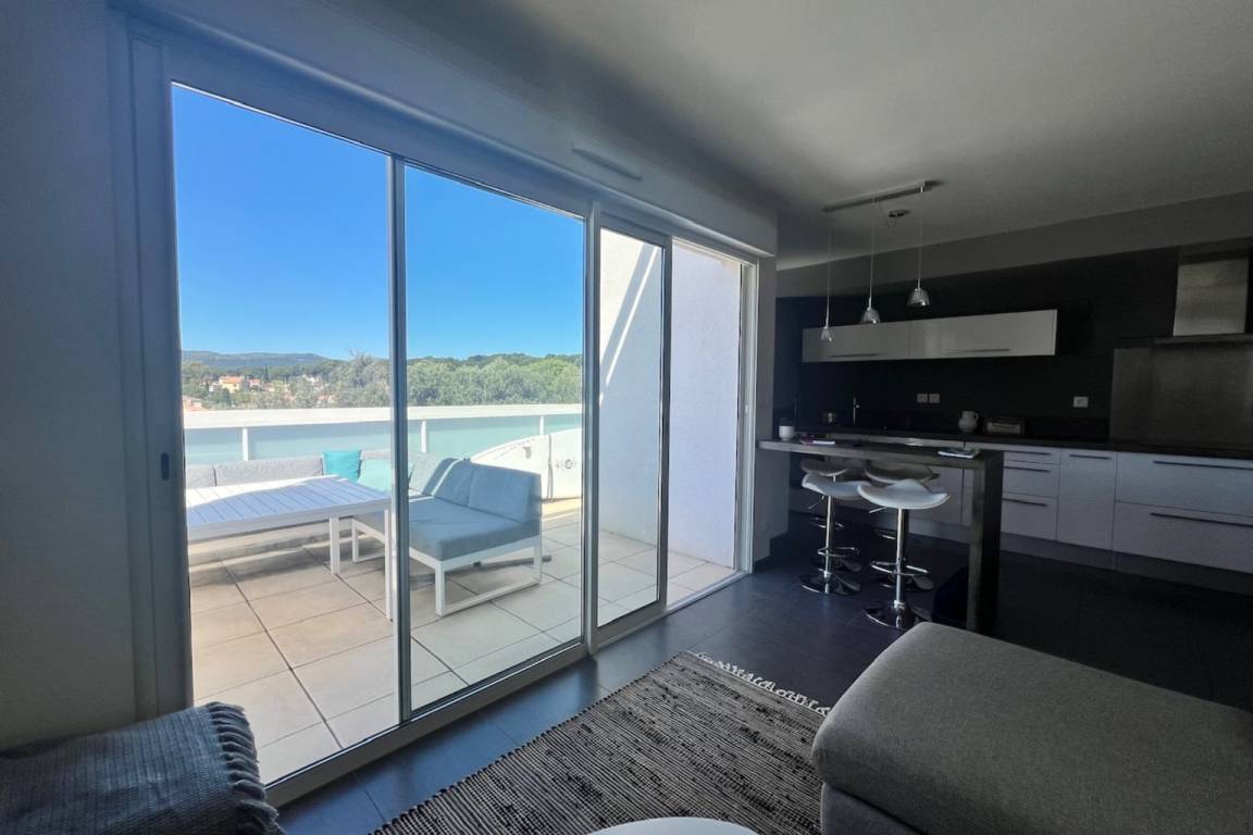 68 M² Apartamento ∙ 2 Habitaciones ∙ 5 Huéspedes - La Ciotat