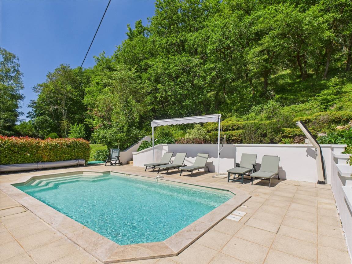 250 M² Maison De Vacances ∙ 4 Chambres ∙ 10 Personnes - Montignac