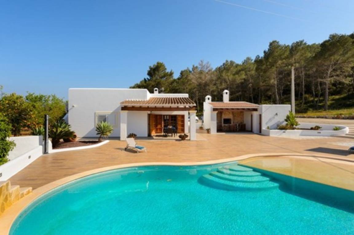 180 M² Villa ∙ 2 Habitaciones ∙ 4 Huéspedes - Islas de Ibiza