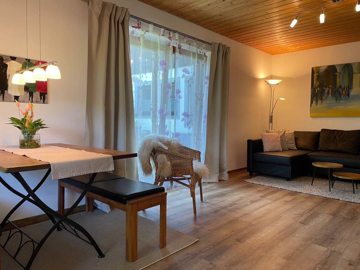 53 M² Ferienwohnung ∙ 2 Gäste - Bad Endorf