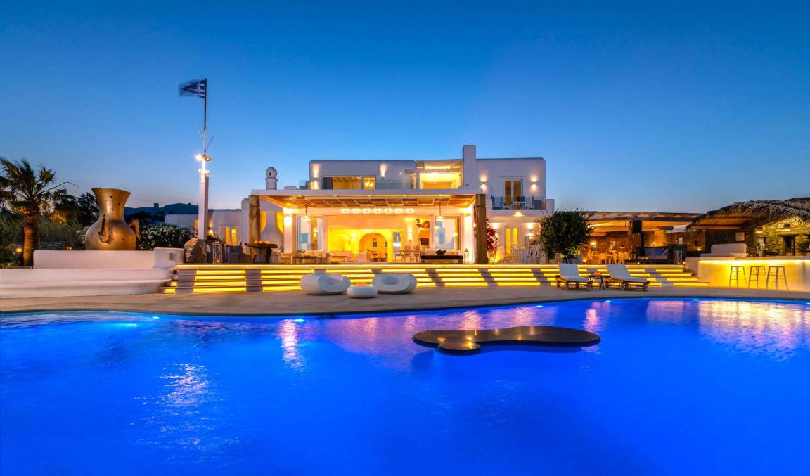2000 M² Villa ∙ 10 Bedrooms ∙ 20 Guests - Mykonos