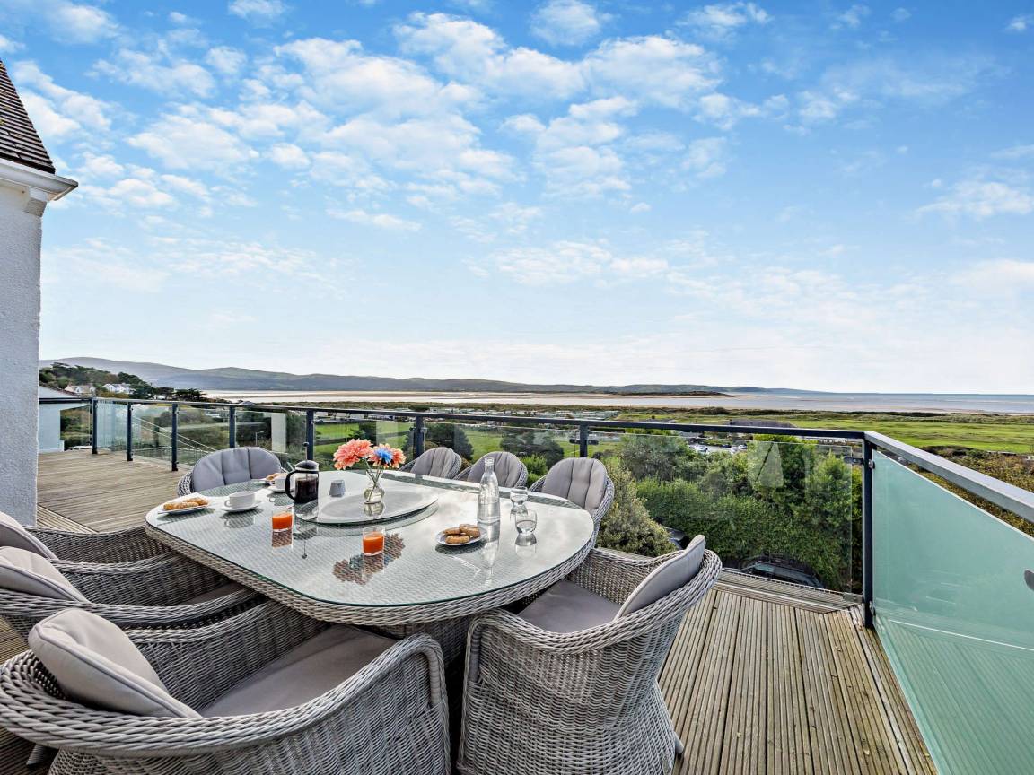 Cottage ∙ 4 Bedrooms ∙ 10 Guests - Aberdovey