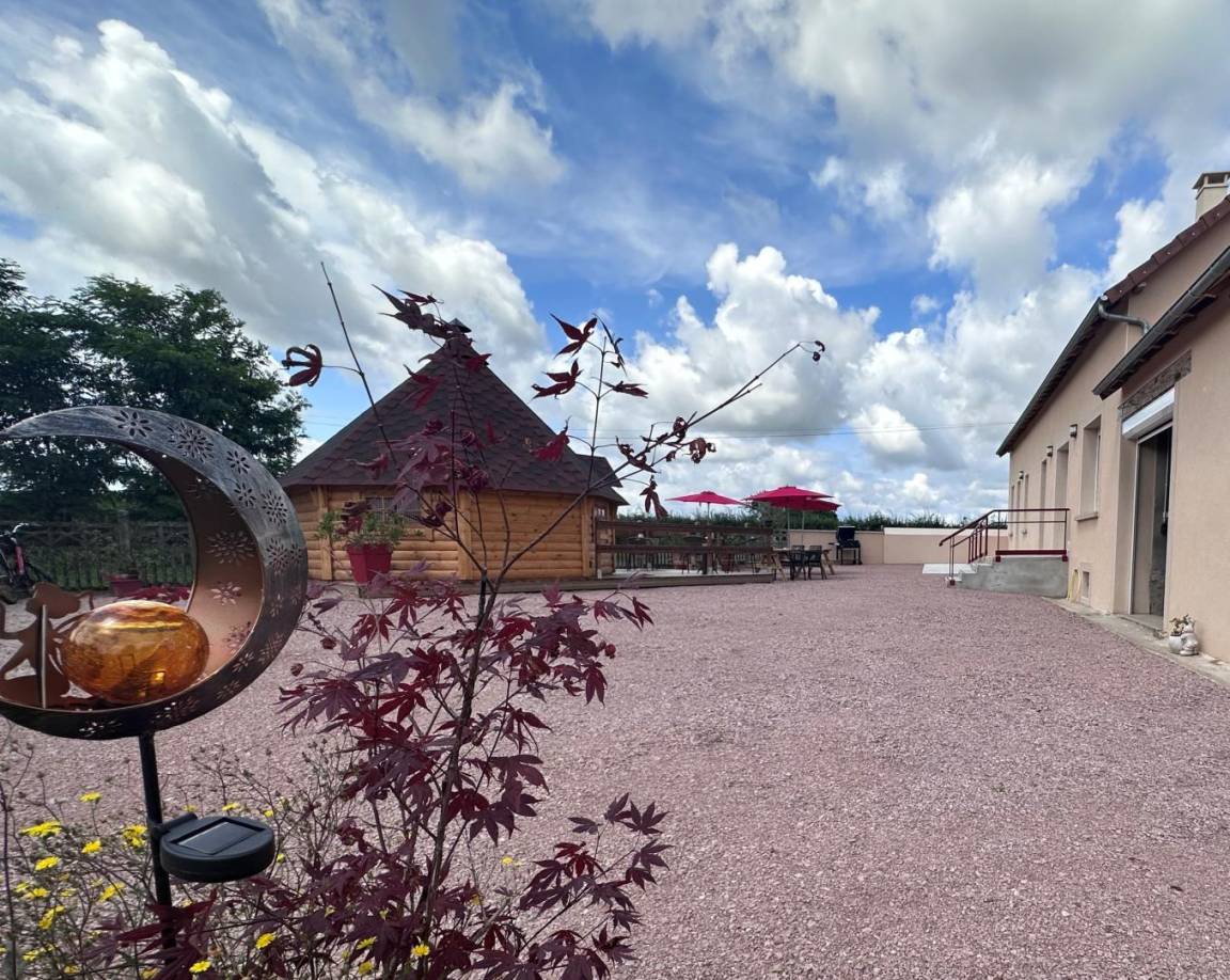 144 M² Gîte ∙ 5 Schlafzimmer ∙ 12 Gäste - Auvergne