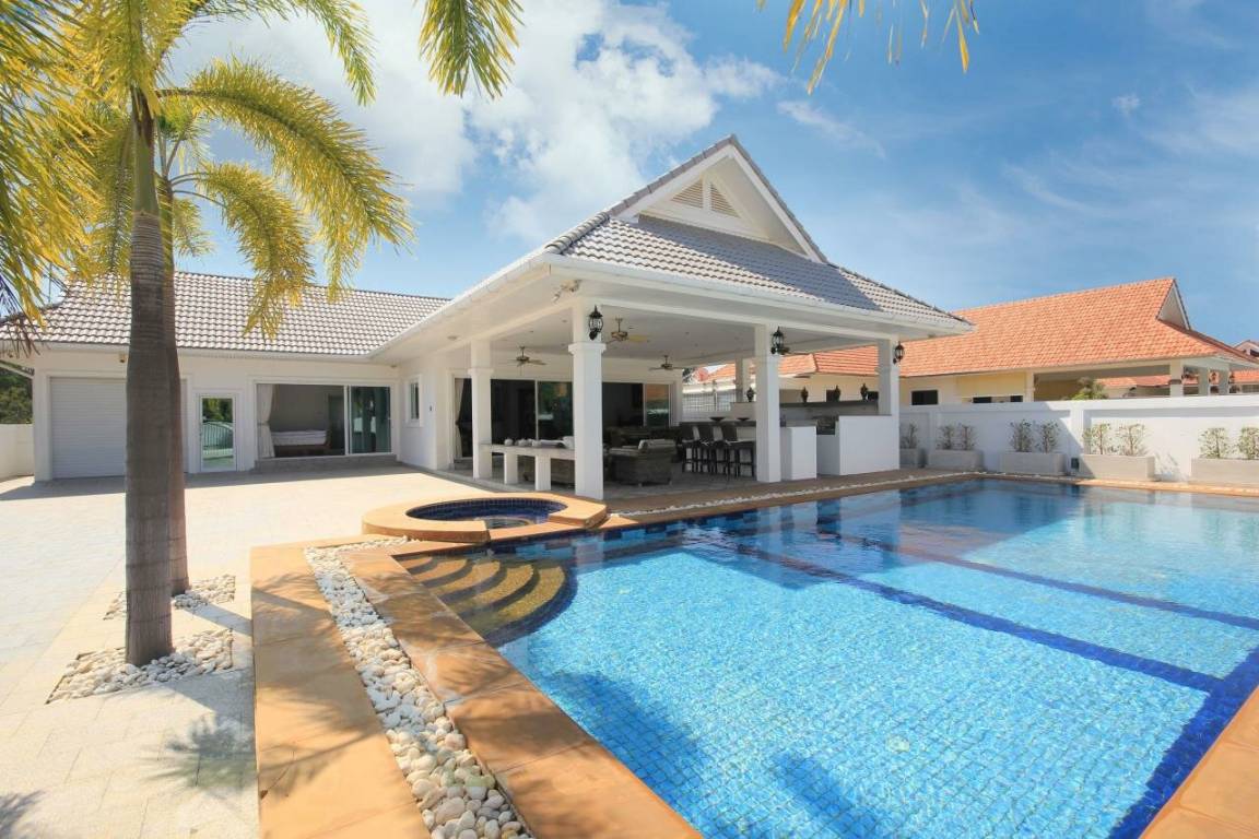 230 M² Villa ∙ 3 Bedrooms ∙ 6 Guests - Hua Hin