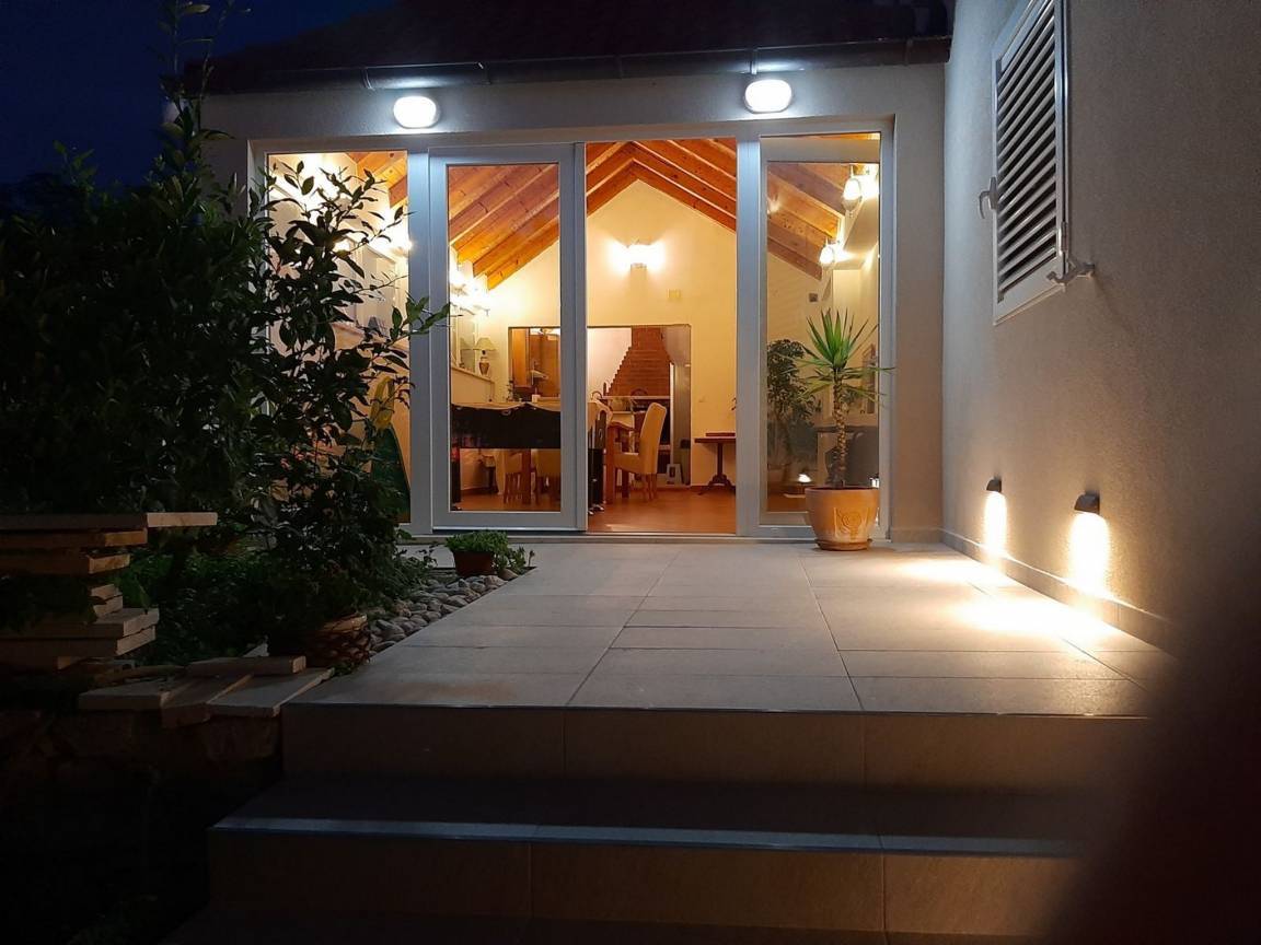 170 M² Talo ∙ 4 Makuuhuonetta ∙ 8 Vierasta - Dubrovnik