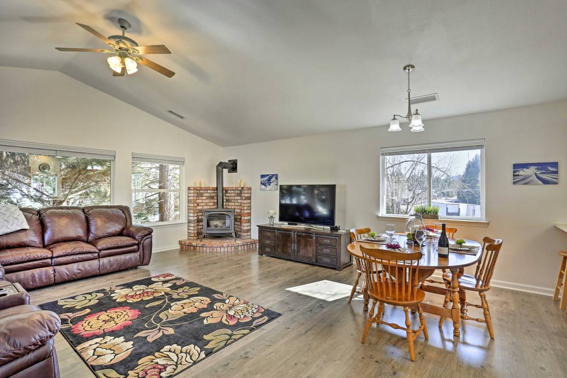148 M² House ∙ 3 Bedrooms ∙ 8 Guests - Mount Shasta, CA