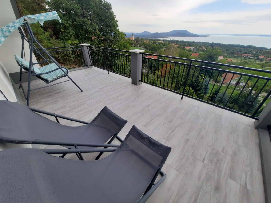 100 M² Ferienhaus ∙ 2 Schlafzimmer ∙ 5 Gäste - Gyenesdiás