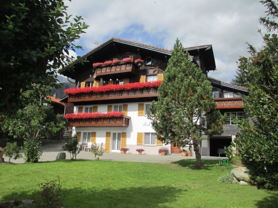 48 M² Ferienwohnung ∙ 5 Gäste - Sedrun