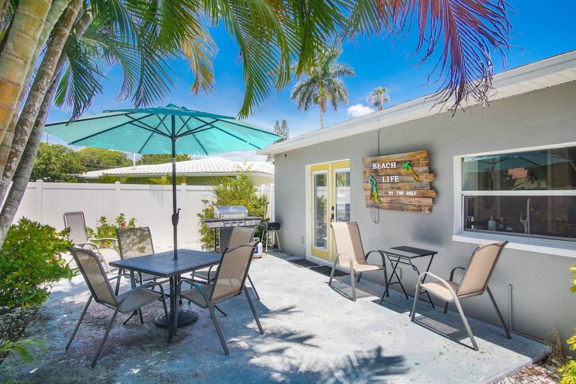 House ∙ 3 Bedrooms ∙ 6 Guests - Madeira Beach, FL