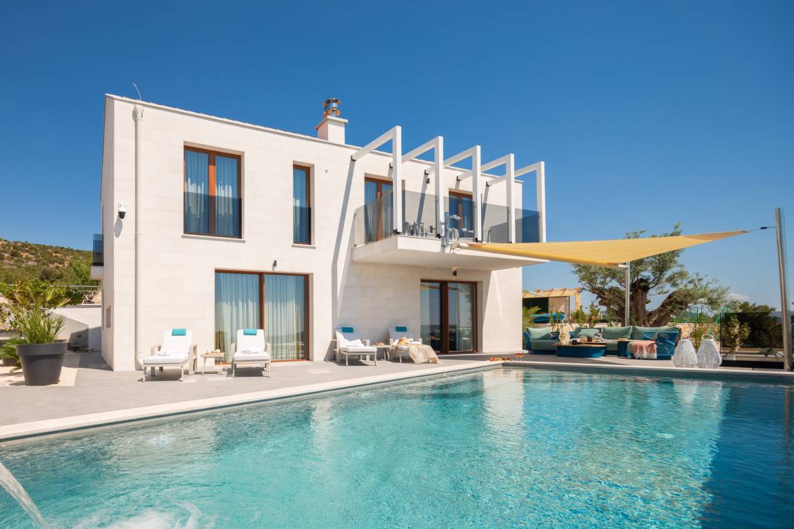 200 M² Villa ∙ 3 Bedrooms ∙ 6 Guests - Primošten