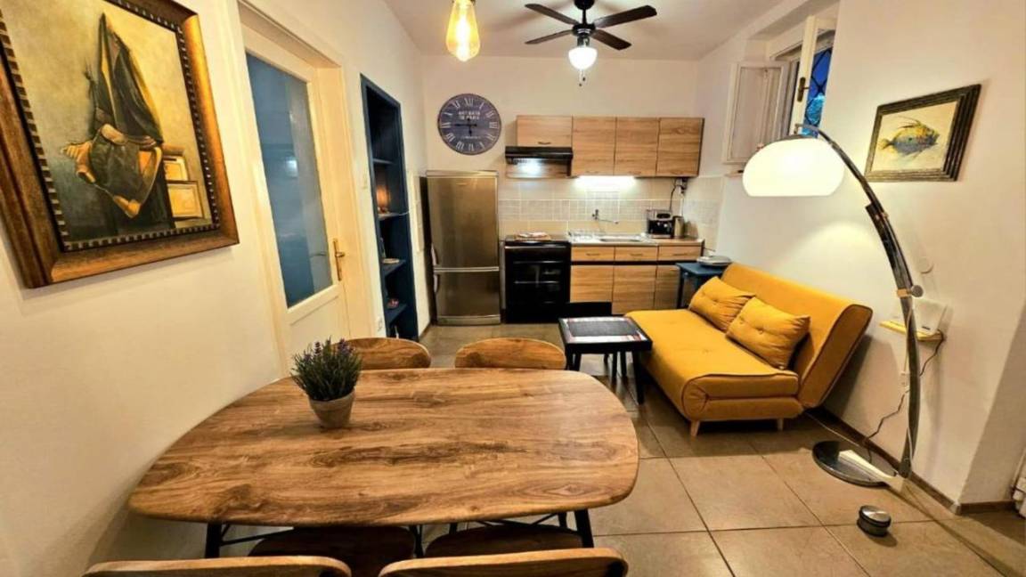 45 M² Huoneisto ∙ 2 Makuuhuonetta ∙ 4 Vierasta - Split