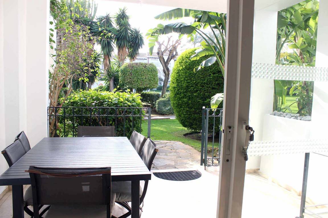 100 M² Apartment ∙ 3 Bedrooms ∙ 8 Guests - Estepona