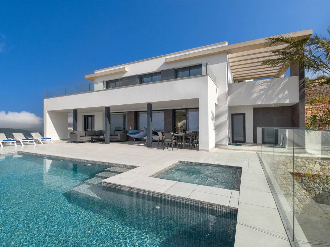 315 M² Villa ∙ 4 Bedrooms ∙ 8 Guests - Moraira