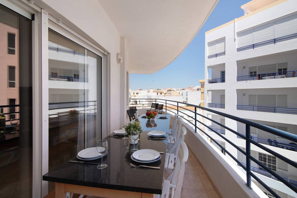 120 M² Apartment ∙ 3 Bedrooms ∙ 8 Guests - Faro District