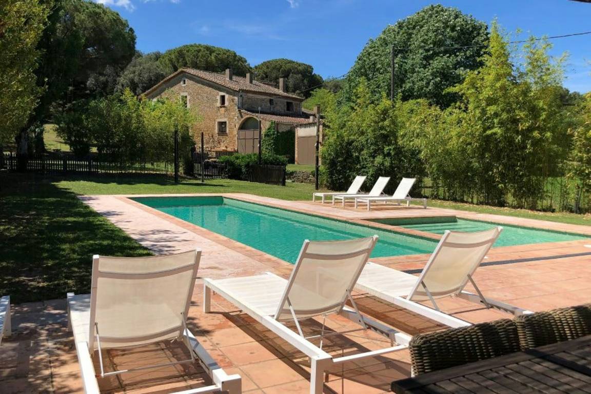 600 M² House ∙ 10 Bedrooms ∙ 24 Guests - Girona