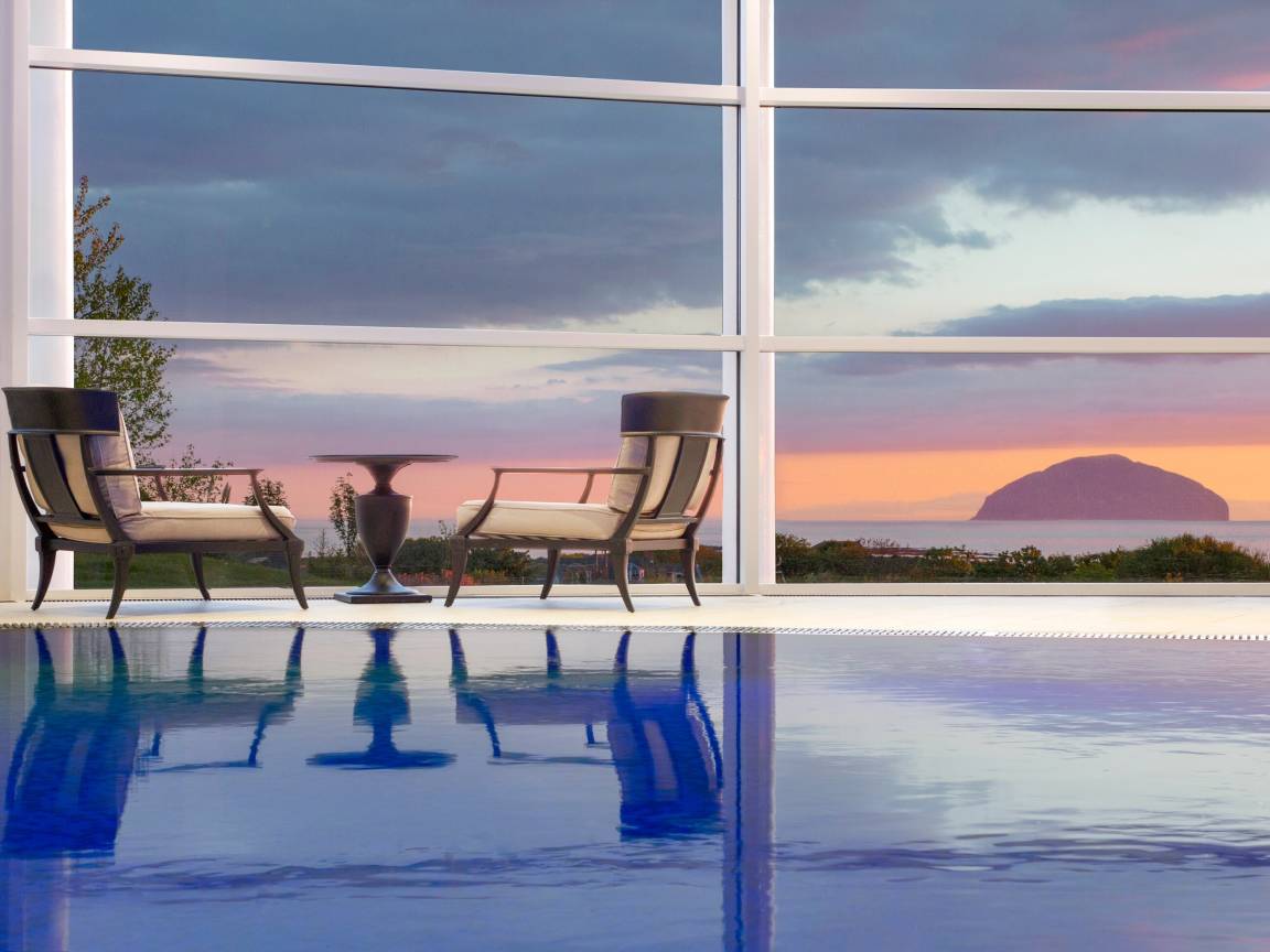 Cottage ∙ 2 Bedrooms ∙ 6 Guests - Girvan