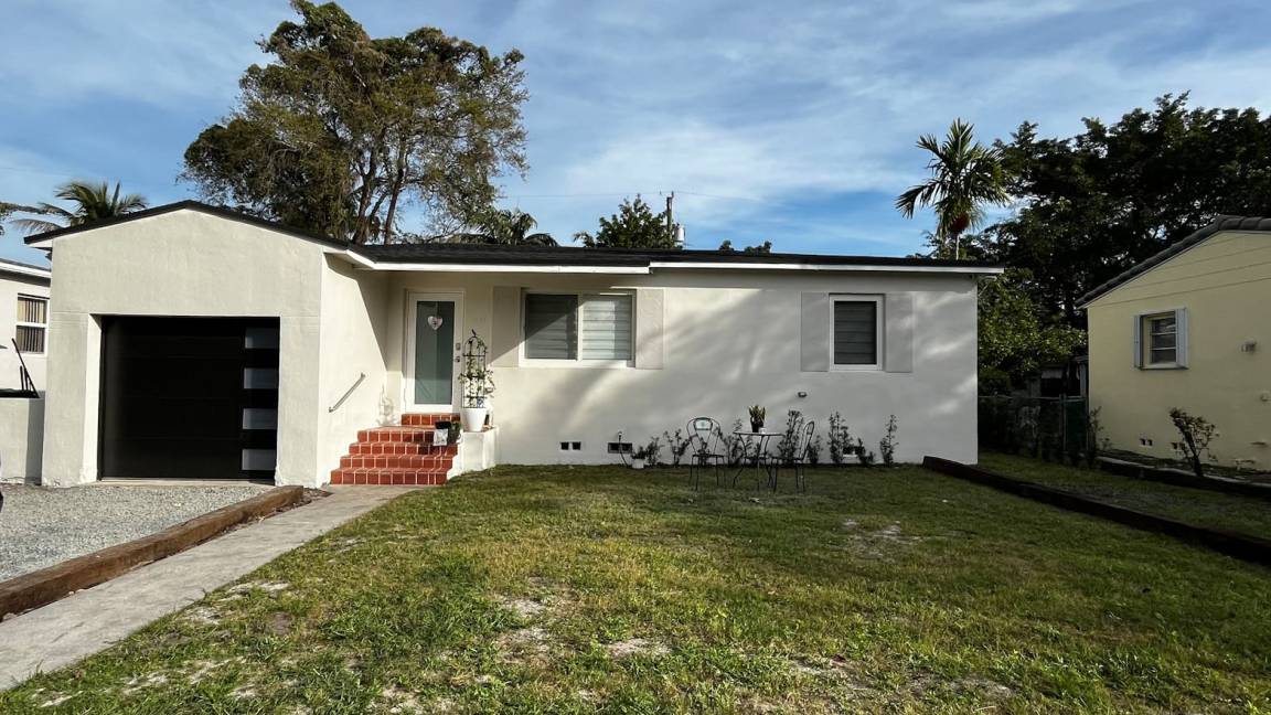 House ∙ 2 Bedrooms ∙ 4 Guests - Miami