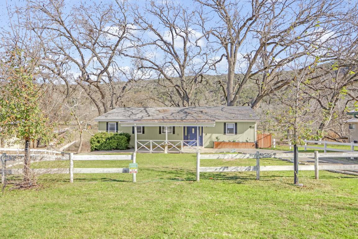 86 M² House ∙ 3 Bedrooms ∙ 9 Guests - Canyon Lake, TX