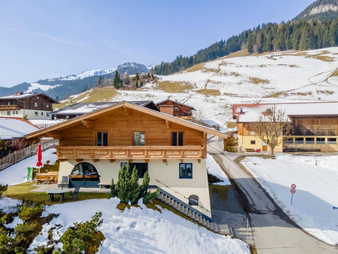 200 M² Chalet ∙ 5 Bedrooms ∙ 12 Guests - Grossarl