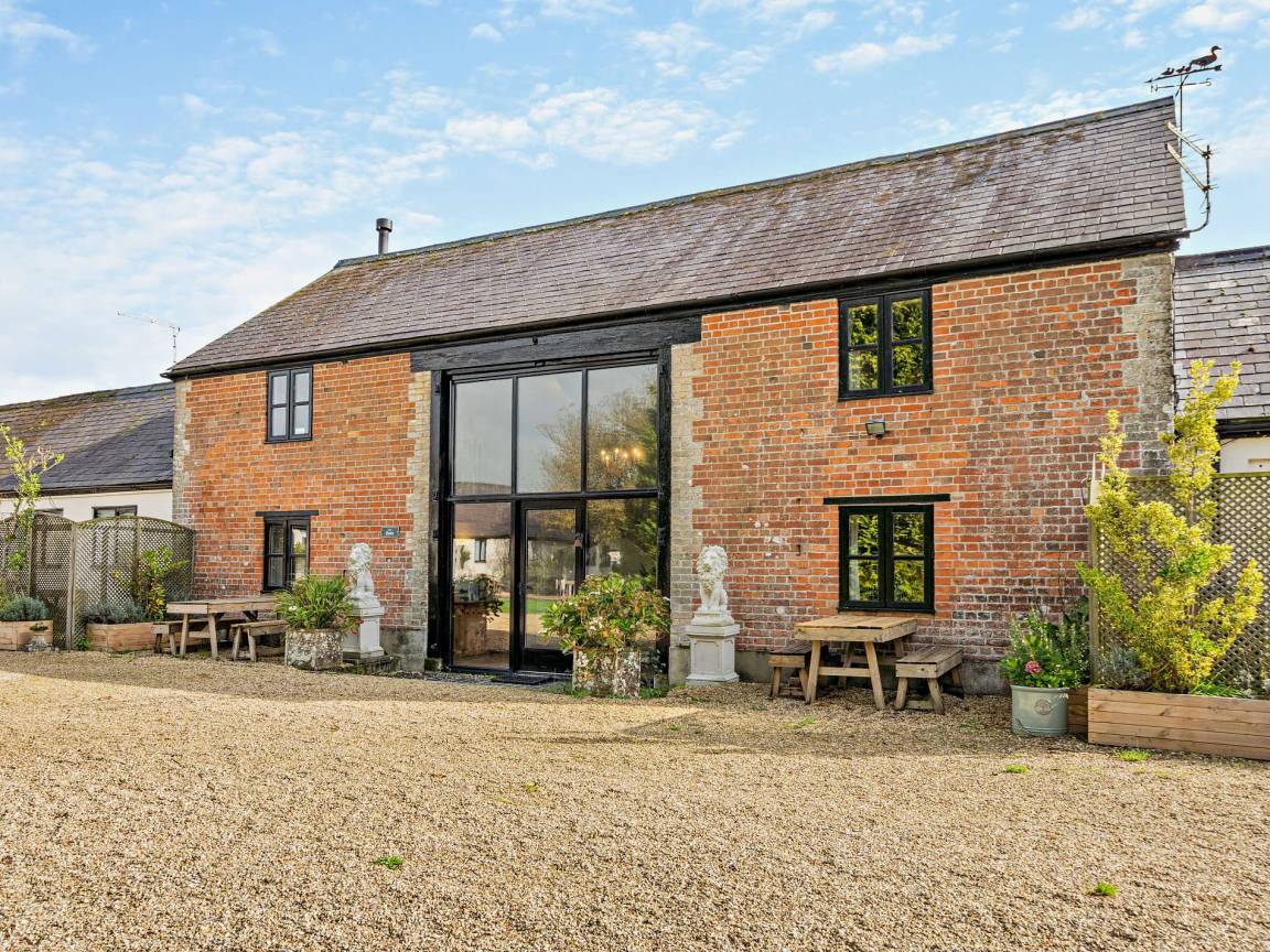 Cottage ∙ 3 Bedrooms ∙ 6 Guests - Wiltshire