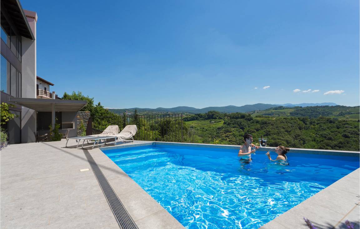 202 M² Maisonnette ∙ 3 Slaapkamers ∙ 6 Gasten - Gorizia