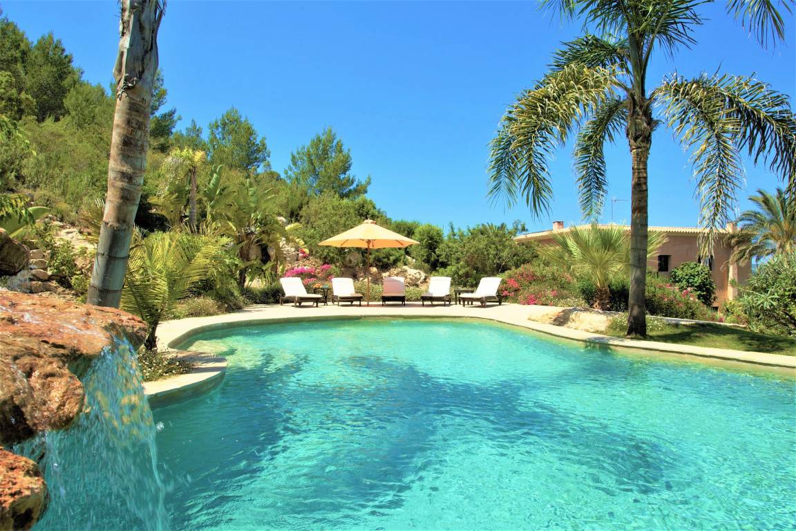 400 M² Villa ∙ 5 Bedrooms ∙ 10 Guests - Ibiza